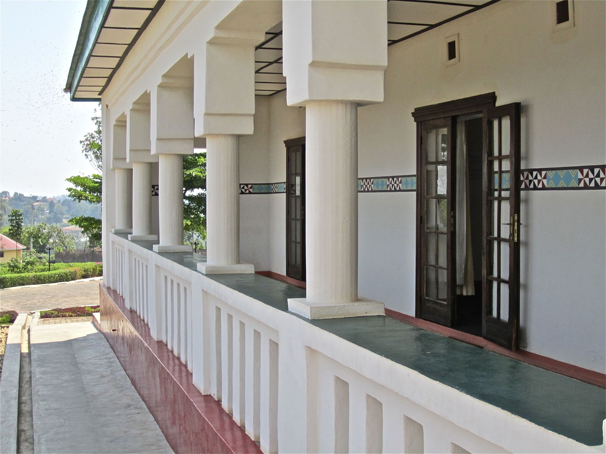 traditional Rwanda building techniques – enclos*ure